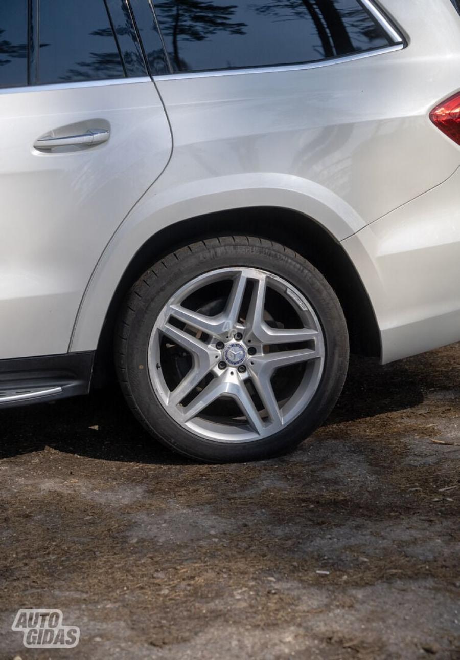 Balts Mercedes-Benz GL 350 2015 Panevēža, ar dzinēja tilpumu 3.00 L un nobraukumu 124 tūkst. km par 25000 €, foto 9 vietnē AUTOMOTO.COM.LV