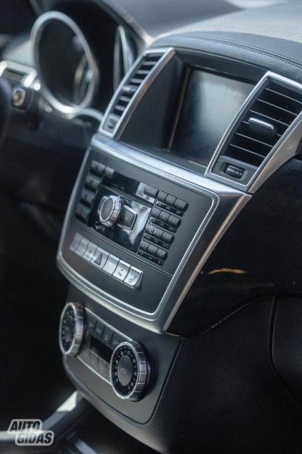 Balts Mercedes-Benz GL 350 2015 Panevēža, ar dzinēja tilpumu 3.00 L un nobraukumu 124 tūkst. km par 25000 €, foto 10 vietnē AUTOMOTO.COM.LV