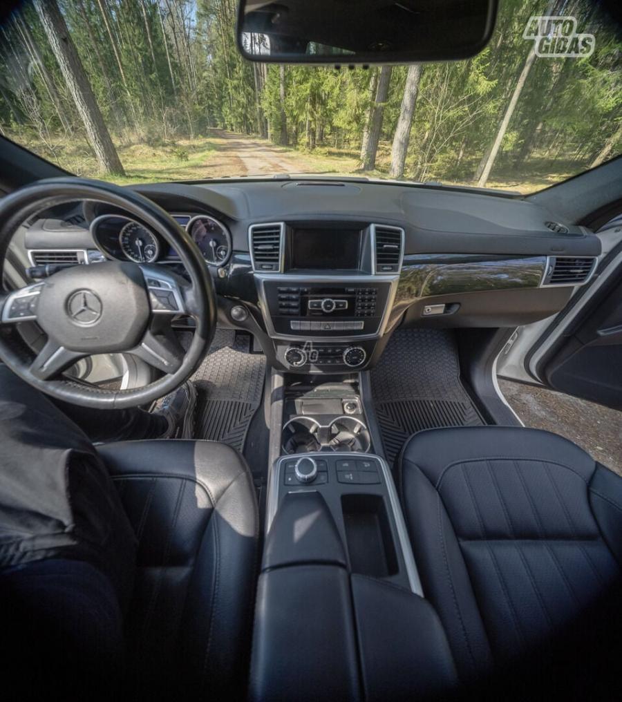 Balts Mercedes-Benz GL 350 2015 Panevēža, ar dzinēja tilpumu 3.00 L un nobraukumu 124 tūkst. km par 25000 €, foto 15 vietnē AUTOMOTO.COM.LV