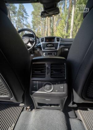 Balts Mercedes-Benz GL 350 2015 Panevēža, ar dzinēja tilpumu 3.00 L un nobraukumu 124 tūkst. km par 25000 €, foto 16 vietnē AUTOMOTO.COM.LV