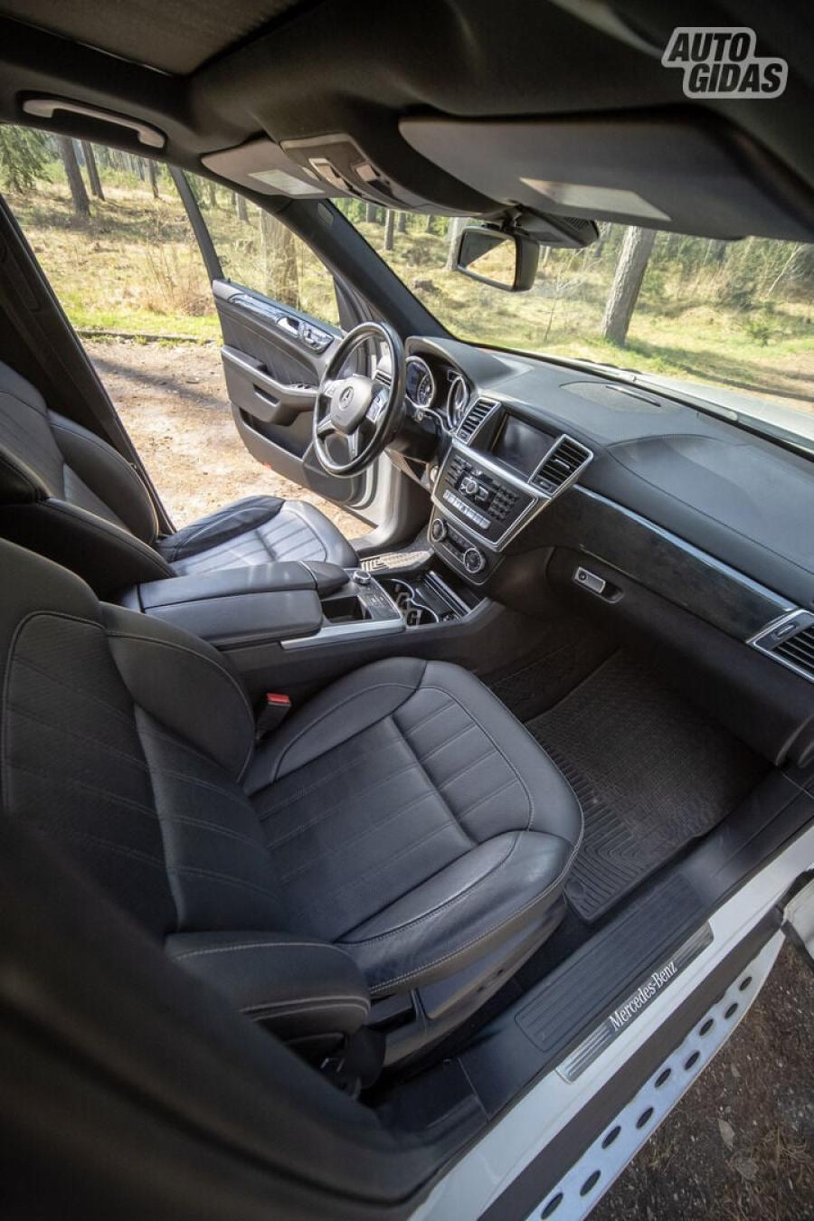 Balts Mercedes-Benz GL 350 2015 Panevēža, ar dzinēja tilpumu 3.00 L un nobraukumu 124 tūkst. km par 25000 €, foto 19 vietnē AUTOMOTO.COM.LV