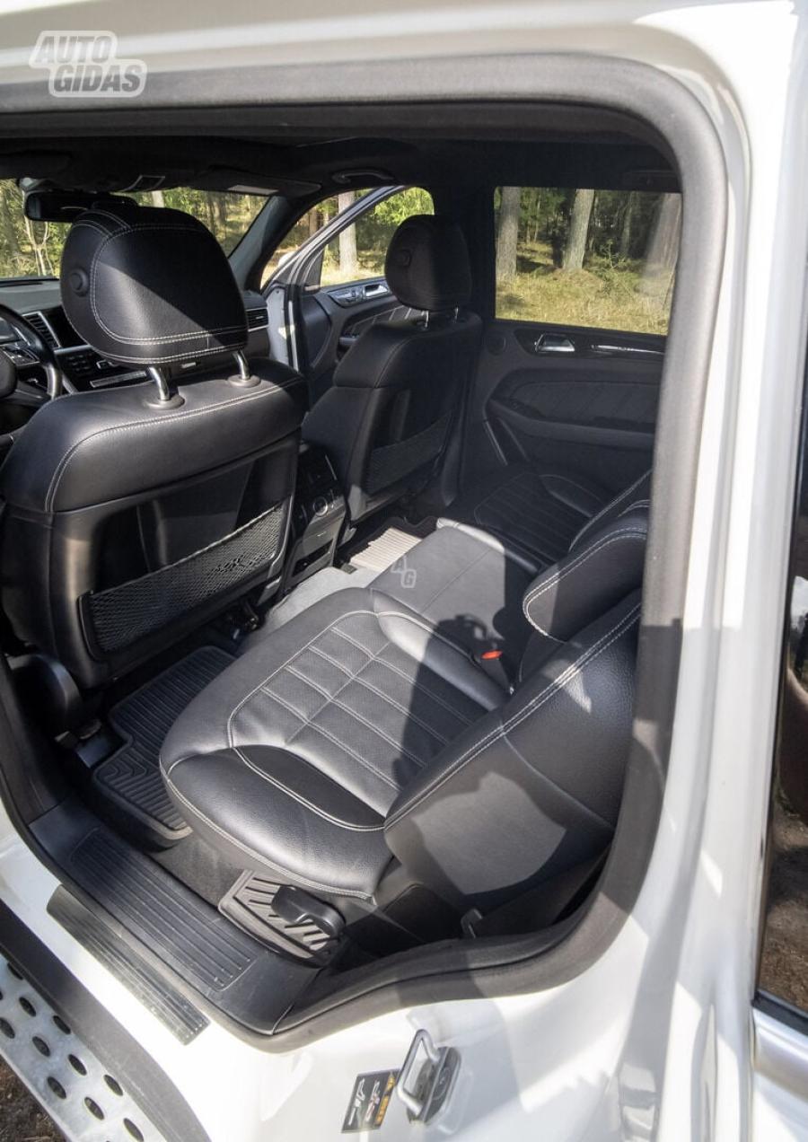 Balts Mercedes-Benz GL 350 2015 Panevēža, ar dzinēja tilpumu 3.00 L un nobraukumu 124 tūkst. km par 25000 €, foto 23 vietnē AUTOMOTO.COM.LV
