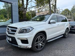 White Mercedes-Benz GL 350 2015 in Riga, with an engine capacity of 3.00 L and mileage of 0 thousand km for 23750 €, photo 3 on AUTOMOTO.COM.LV