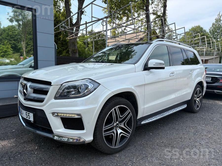 White Mercedes-Benz GL 350 2015 in Riga, with an engine capacity of 3.00 L and mileage of 0 thousand km for 23750 €, photo 3 on AUTOMOTO.COM.LV