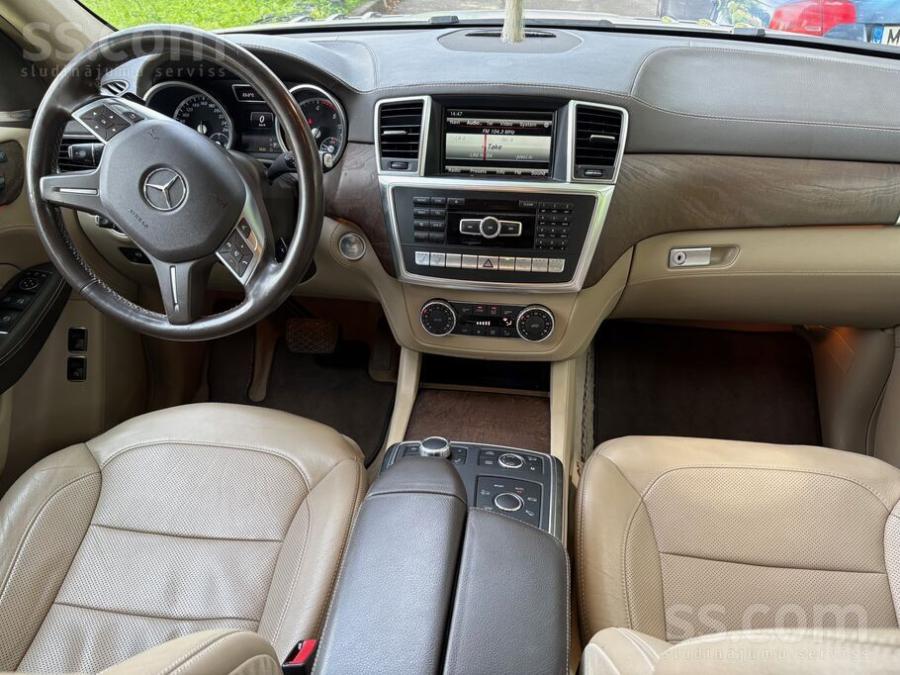 White Mercedes-Benz GL 350 2015 in Riga, with an engine capacity of 3.00 L and mileage of 0 thousand km for 23750 €, photo 11 on AUTOMOTO.COM.LV