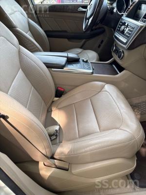 White Mercedes-Benz GL 350 2015 in Riga, with an engine capacity of 3.00 L and mileage of 0 thousand km for 23750 €, photo 12 on AUTOMOTO.COM.LV