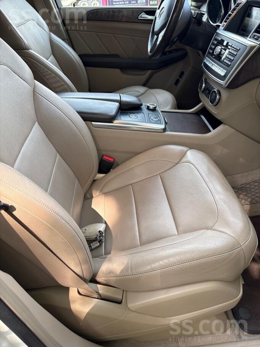 White Mercedes-Benz GL 350 2015 in Riga, with an engine capacity of 3.00 L and mileage of 0 thousand km for 23750 €, photo 12 on AUTOMOTO.COM.LV