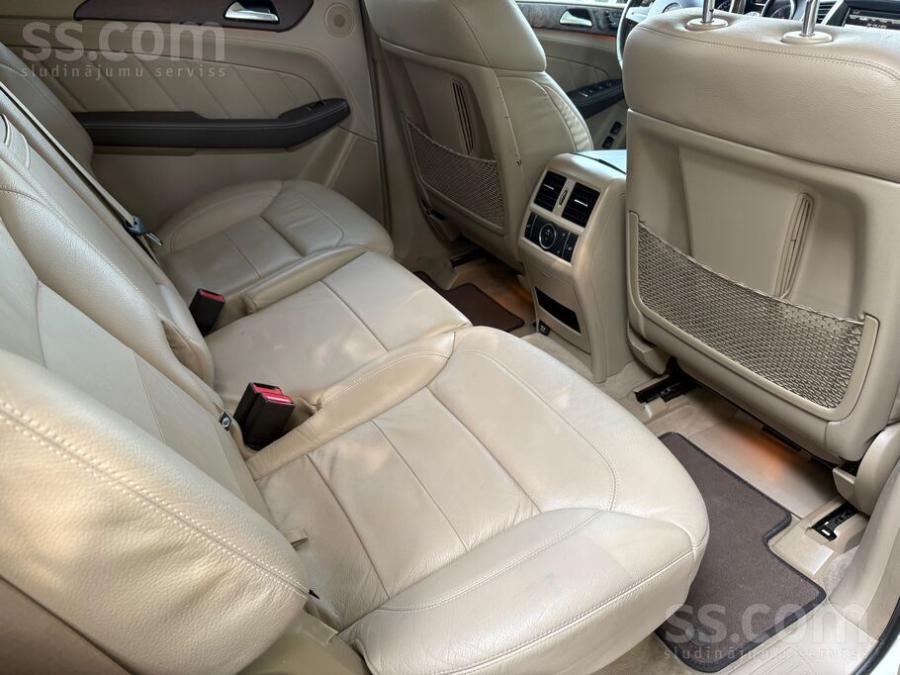 White Mercedes-Benz GL 350 2015 in Riga, with an engine capacity of 3.00 L and mileage of 0 thousand km for 23750 €, photo 14 on AUTOMOTO.COM.LV