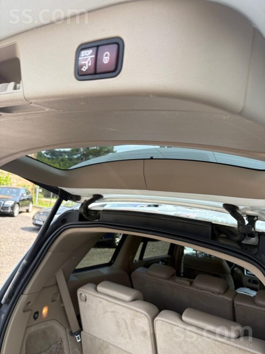 White Mercedes-Benz GL 350 2015 in Riga, with an engine capacity of 3.00 L and mileage of 0 thousand km for 23750 €, photo 17 on AUTOMOTO.COM.LV