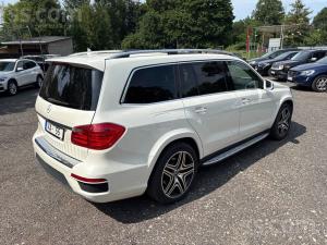 White Mercedes-Benz GL 350 2015 in Riga, with an engine capacity of 3.00 L and mileage of 0 thousand km for 23750 €, photo 18 on AUTOMOTO.COM.LV