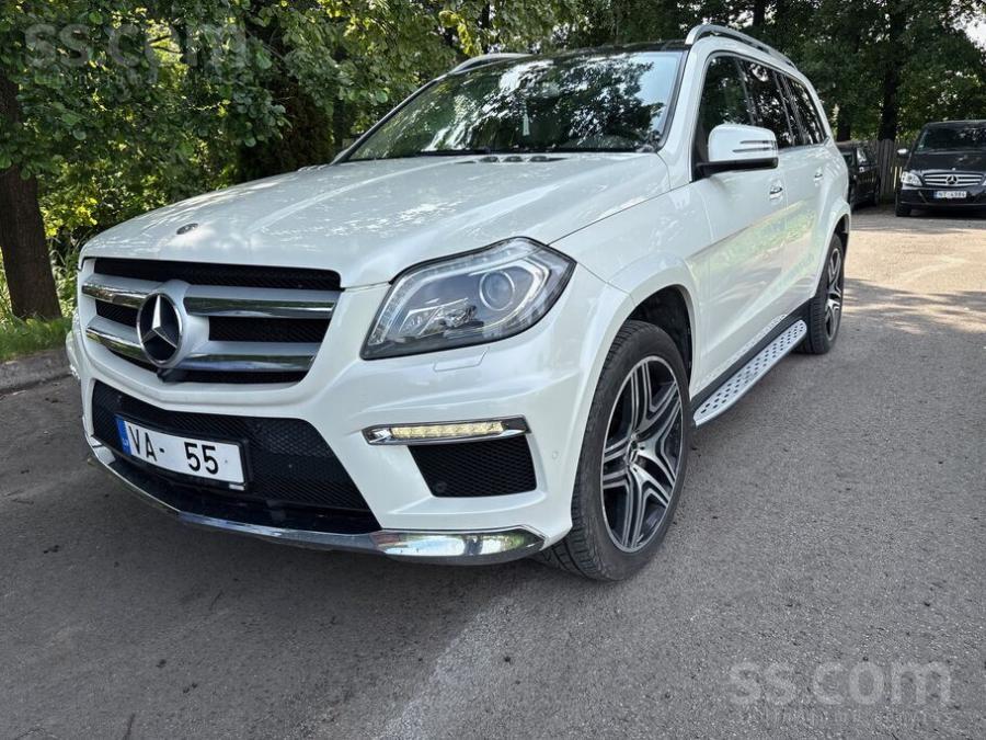 White Mercedes-Benz GL 350 2015 in Riga, with an engine capacity of 3.00 L and mileage of 0 thousand km for 23750 €, photo 19 on AUTOMOTO.COM.LV