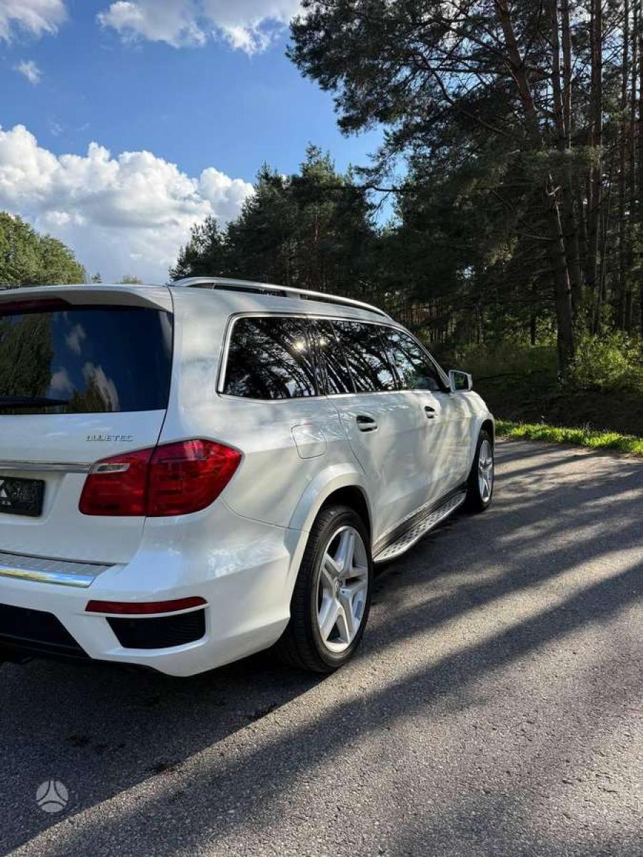 Белый Мерседес ГЛ 350 2015 в Укмерге, объемом двигателя 2.99 л и пробегом 143 тыс. км за 22599 €, фото 7 на AUTOMOTO.COM.LV