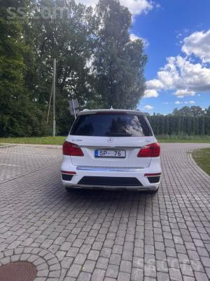 Белый Мерседес ГЛ 350 2016 в Рига, объемом двигателя 3.00 л и пробегом 227 тыс. км за 28000 €, фото 6 на AUTOMOTO.COM.LV