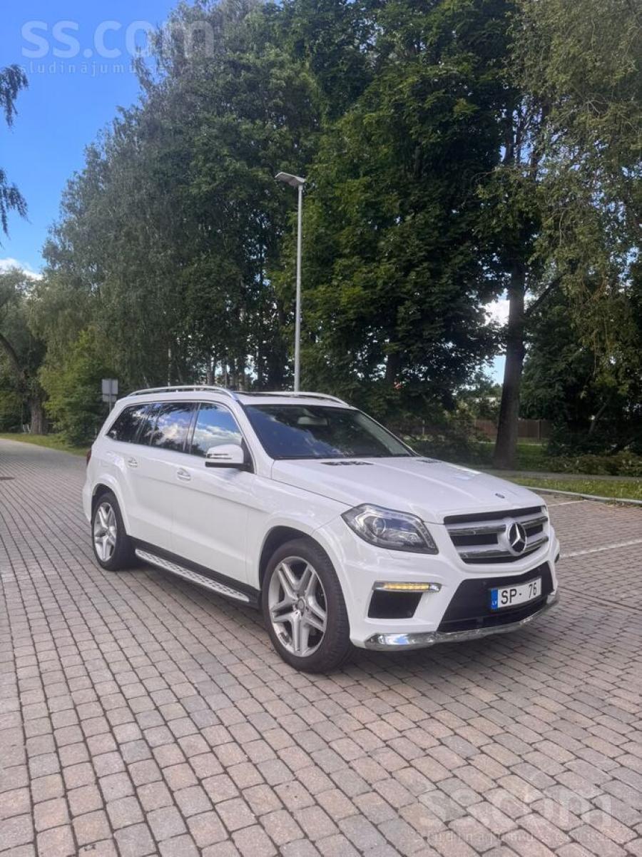 White Mercedes-Benz GL 350 2016 in Riga, with an engine capacity of 3.00 L and mileage of 226 thousand km for 25000 €, photo 1 on AUTOMOTO.COM.LV