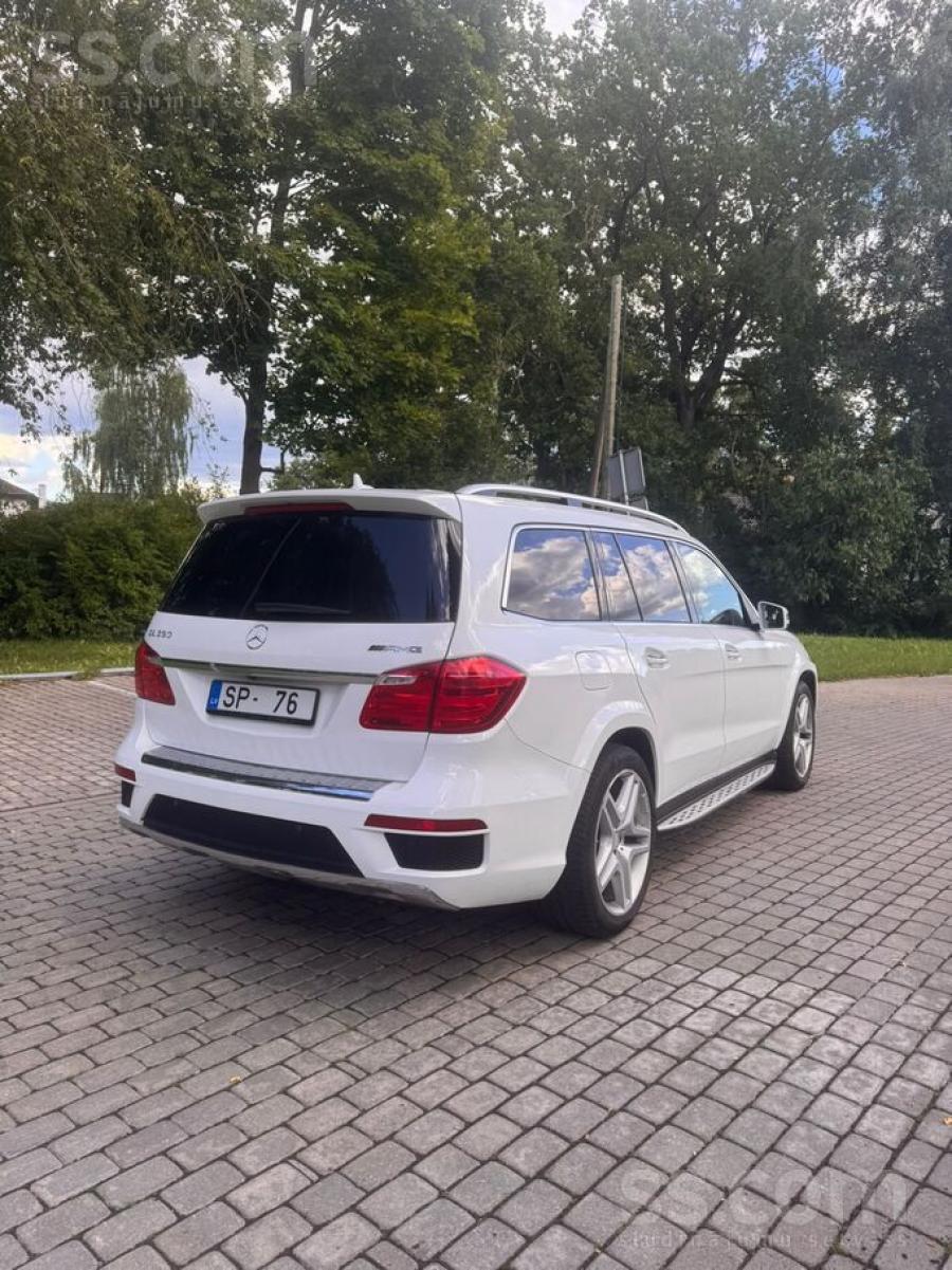 White Mercedes-Benz GL 350 2016 in Riga, with an engine capacity of 3.00 L and mileage of 226 thousand km for 25000 €, photo 6 on AUTOMOTO.COM.LV