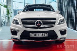 White Mercedes-Benz GL 350 2016 in Riga, with an engine capacity of 3.00 L and mileage of 85 thousand km for 32500 €, photo 3 on AUTOMOTO.COM.LV