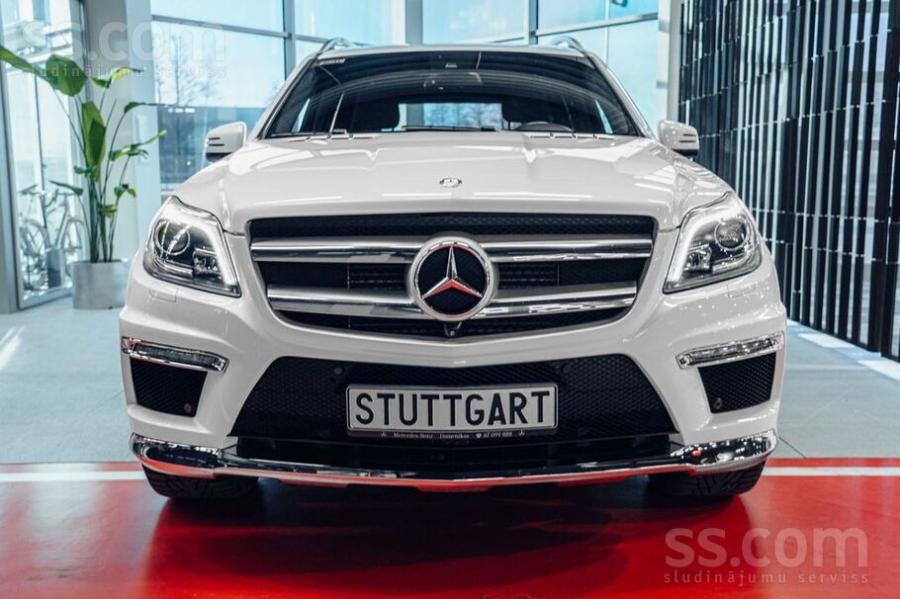 White Mercedes-Benz GL 350 2016 in Riga, with an engine capacity of 3.00 L and mileage of 85 thousand km for 32500 €, photo 3 on AUTOMOTO.COM.LV