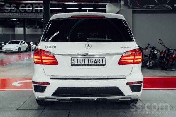 White Mercedes-Benz GL 350 2016 in Riga, with an engine capacity of 3.00 L and mileage of 85 thousand km for 32500 €, photo 5 on AUTOMOTO.COM.LV