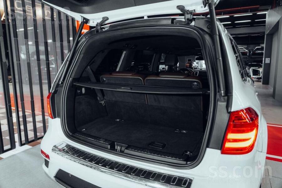 White Mercedes-Benz GL 350 2016 in Riga, with an engine capacity of 3.00 L and mileage of 85 thousand km for 32500 €, photo 11 on AUTOMOTO.COM.LV