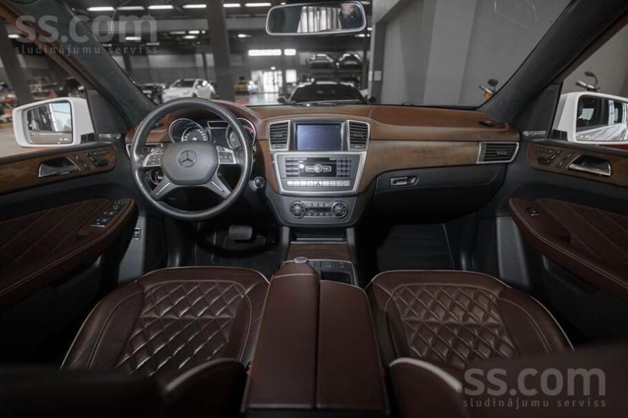 White Mercedes-Benz GL 350 2016 in Riga, with an engine capacity of 3.00 L and mileage of 85 thousand km for 32500 €, photo 16 on AUTOMOTO.COM.LV