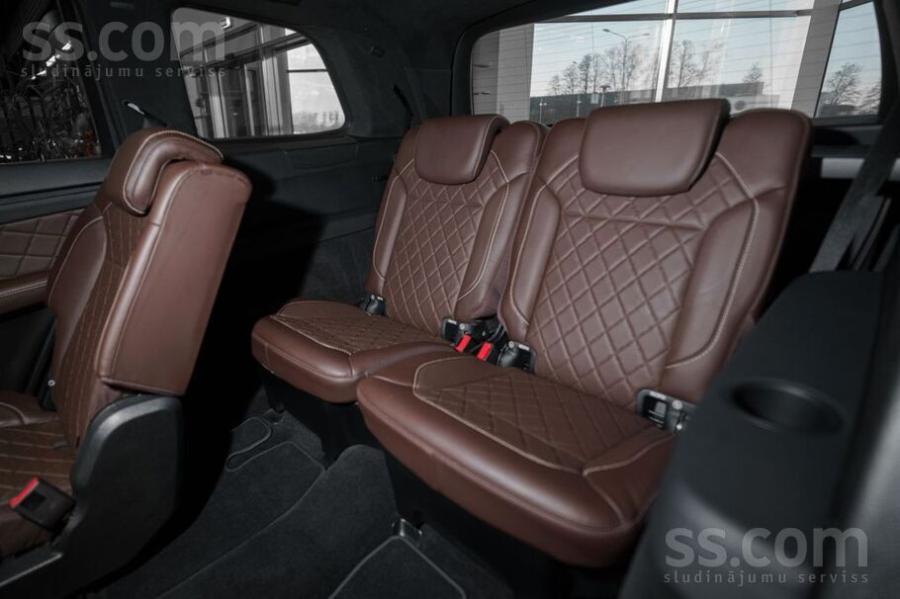 White Mercedes-Benz GL 350 2016 in Riga, with an engine capacity of 3.00 L and mileage of 85 thousand km for 32500 €, photo 26 on AUTOMOTO.COM.LV