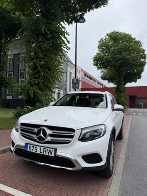 White Mercedes-Benz GL 350 2017 in Tallinn, with an engine capacity of 2.00 L and mileage of 196 thousand km for 16800 €, photo  on AUTOMOTO.COM.LV