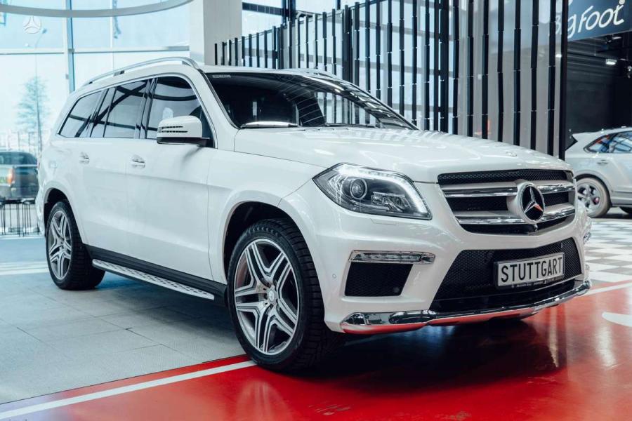 White Mercedes-Benz GL 350 2022 in Riga, with an engine capacity of 2.99 L and mileage of 71 thousand km for 32900 €, photo 1 on AUTOMOTO.COM.LV