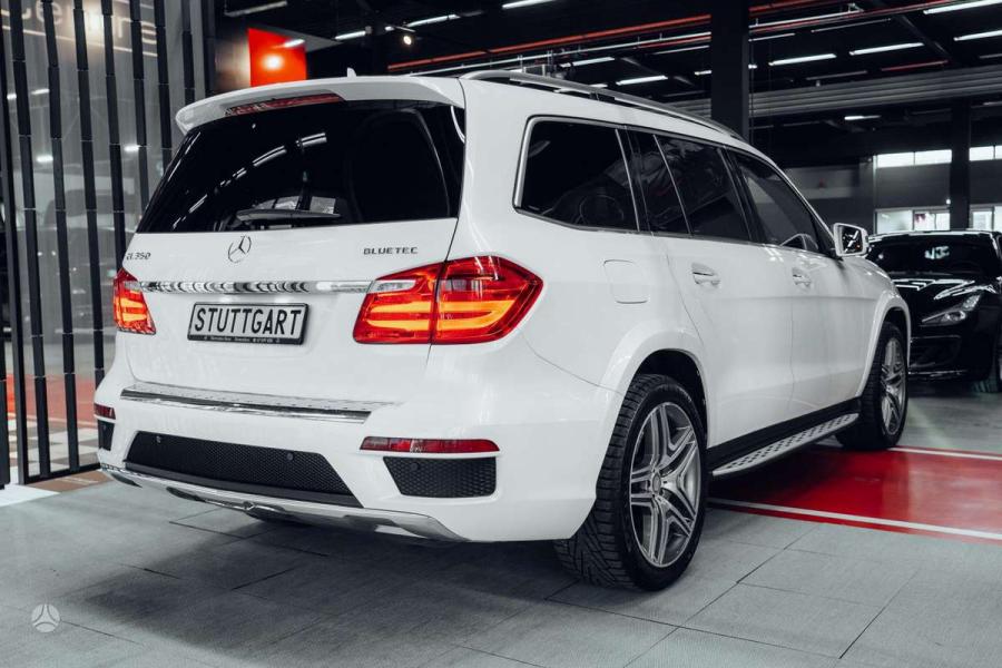 White Mercedes-Benz GL 350 2022 in Riga, with an engine capacity of 2.99 L and mileage of 71 thousand km for 32900 €, photo 6 on AUTOMOTO.COM.LV