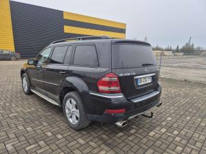 Melns Mercedes-Benz gl-420 2007 Tauragė, ar dzinēja tilpumu 4.00 L un nobraukumu 322 tūkst. km par 7200 €, foto 2 vietnē AUTOMOTO.COM.LV