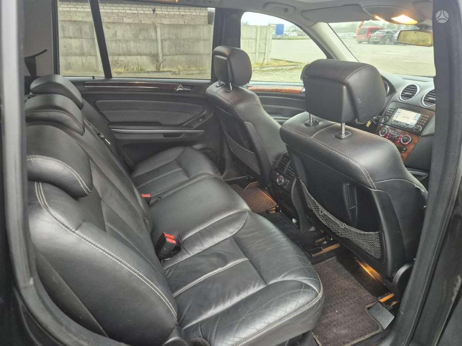 Melns Mercedes-Benz gl-420 2007 Tauragė, ar dzinēja tilpumu 4.00 L un nobraukumu 322 tūkst. km par 7200 €, foto 7 vietnē AUTOMOTO.COM.LV