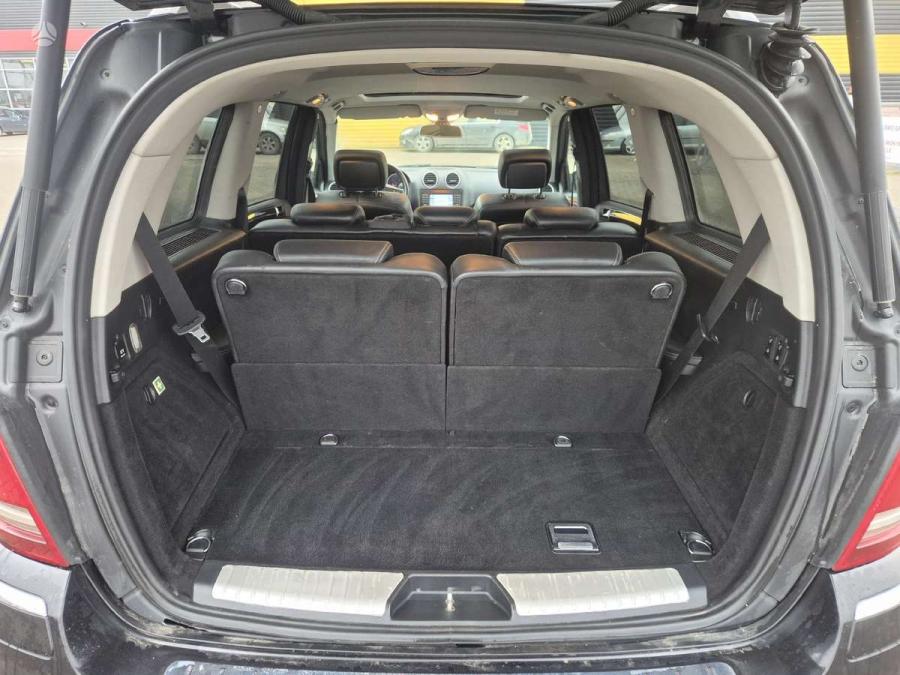 Melns Mercedes-Benz gl-420 2007 Tauragė, ar dzinēja tilpumu 4.00 L un nobraukumu 322 tūkst. km par 7200 €, foto 13 vietnē AUTOMOTO.COM.LV