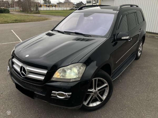 Melns Mercedes-Benz gl-420 2007 Marijampole, ar dzinēja tilpumu 4.00 L un nobraukumu 348 tūkst. km par 6950 €, foto 2 vietnē AUTOMOTO.COM.LV