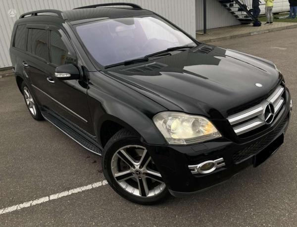Melns Mercedes-Benz gl-420 2007 Marijampole, ar dzinēja tilpumu 4.00 L un nobraukumu 348 tūkst. km par 6950 €, foto 3 vietnē AUTOMOTO.COM.LV