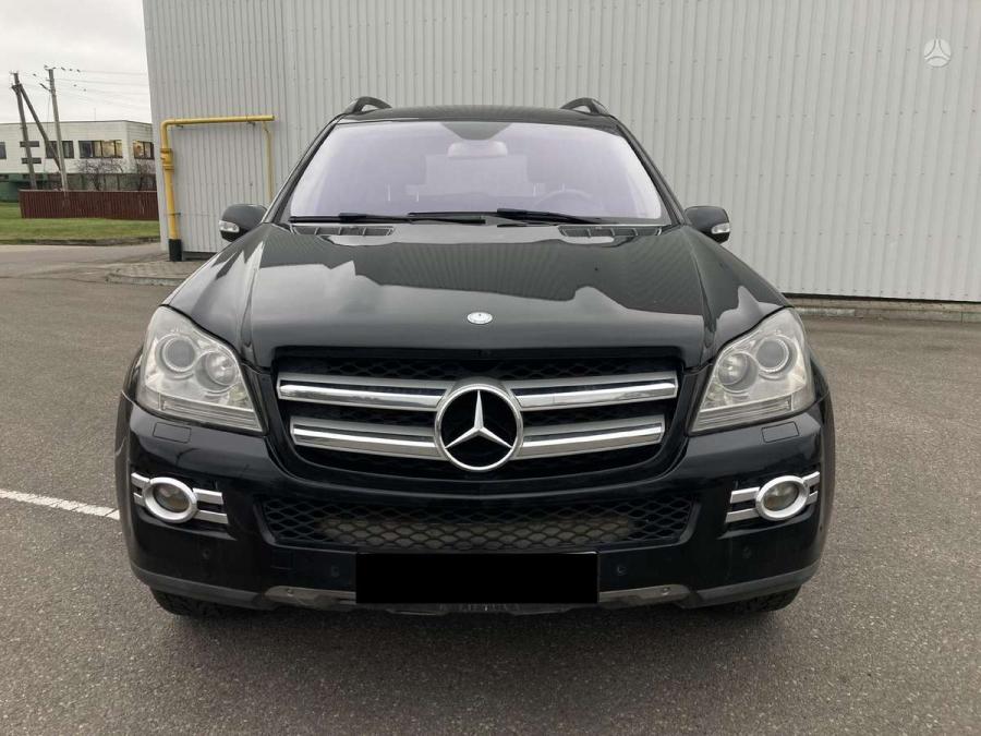 Black Mercedes-Benz gl-420 2007 in Marijampole, with an engine capacity of 4.00 L and mileage of 348 thousand km for 6950 €, photo 4 on AUTOMOTO.COM.LV