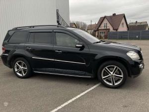 Black Mercedes-Benz gl-420 2007 in Marijampole, with an engine capacity of 4.00 L and mileage of 348 thousand km for 6950 €, photo 13 on AUTOMOTO.COM.LV