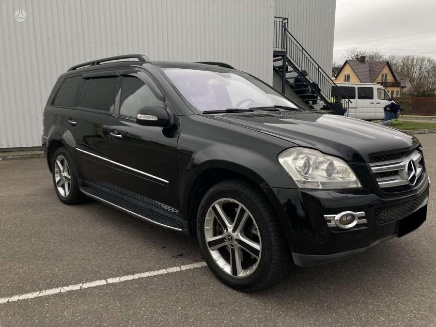 Black Mercedes-Benz gl-420 2007 in Marijampole, with an engine capacity of 4.00 L and mileage of 348 thousand km for 6950 €, photo 14 on AUTOMOTO.COM.LV