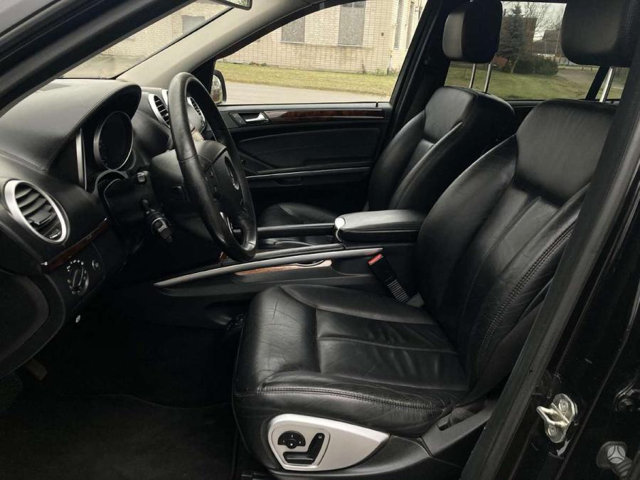 Black Mercedes-Benz gl-420 2007 in Marijampole, with an engine capacity of 4.00 L and mileage of 348 thousand km for 6950 €, photo 17 on AUTOMOTO.COM.LV