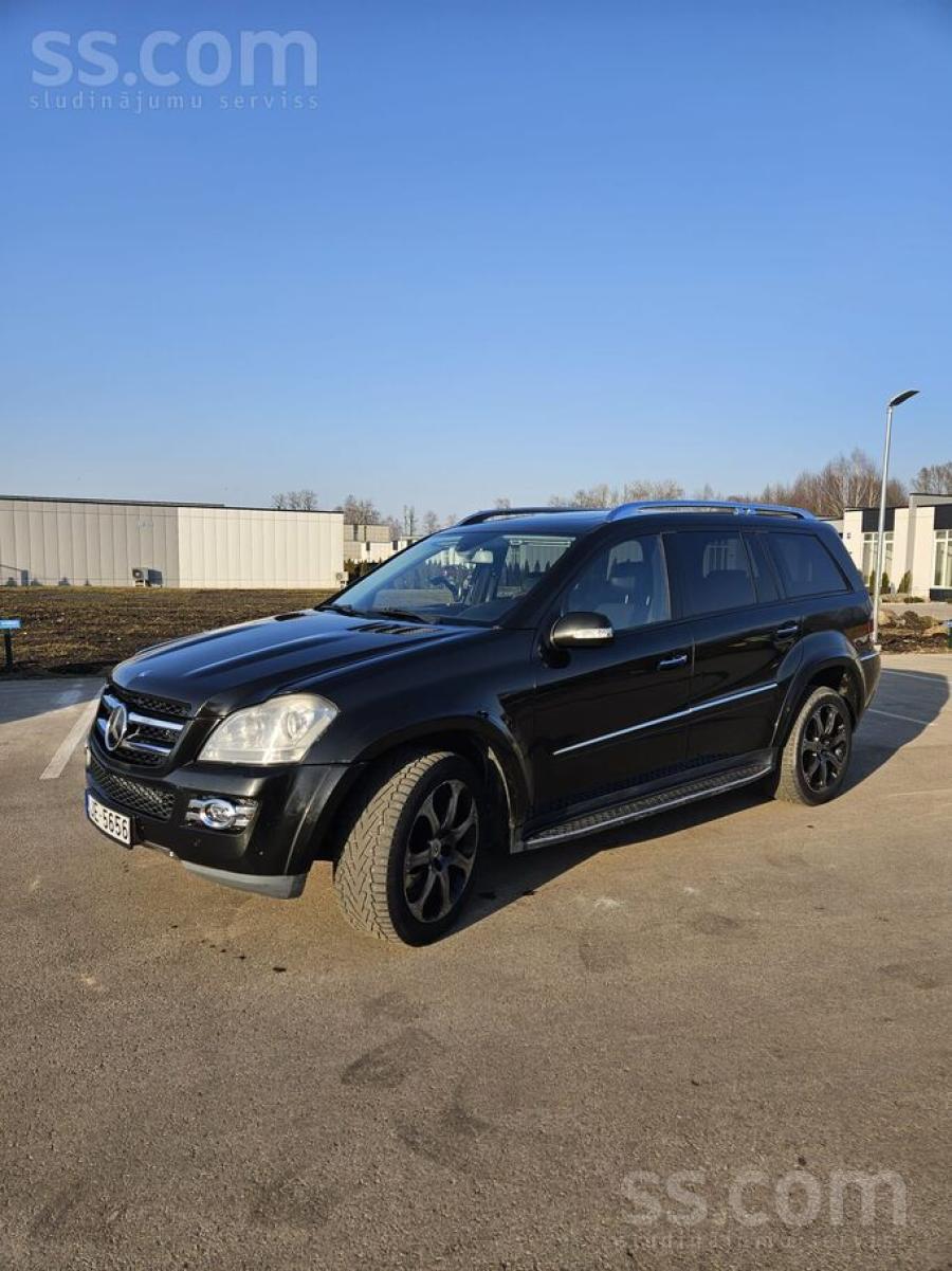 Melns Mercedes-Benz gl-420 2007 Rīga, ar dzinēja tilpumu 4.00 L un nobraukumu 338 tūkst. km par 9100 €, foto 5 vietnē AUTOMOTO.COM.LV