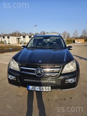 Melns Mercedes-Benz gl-420 2007 Rīga, ar dzinēja tilpumu 4.00 L un nobraukumu 338 tūkst. km par 9100 €, foto 8 vietnē AUTOMOTO.COM.LV