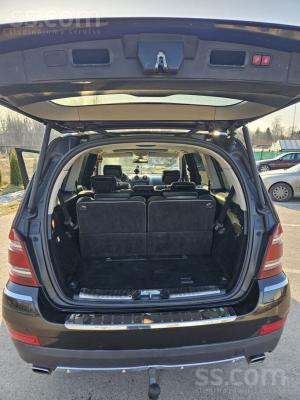 Melns Mercedes-Benz gl-420 2007 Rīga, ar dzinēja tilpumu 4.00 L un nobraukumu 338 tūkst. km par 9100 €, foto 12 vietnē AUTOMOTO.COM.LV