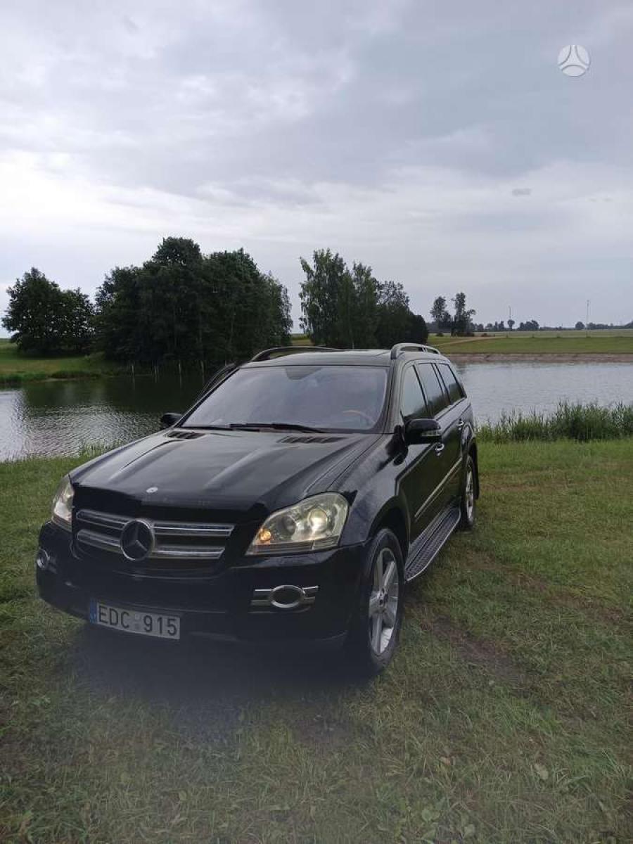 Black Mercedes-Benz gl-420 2007 in Raseiniai, with an engine capacity of 4.00 L and mileage of 244 thousand km for 6700 €, photo 3 on AUTOMOTO.COM.LV