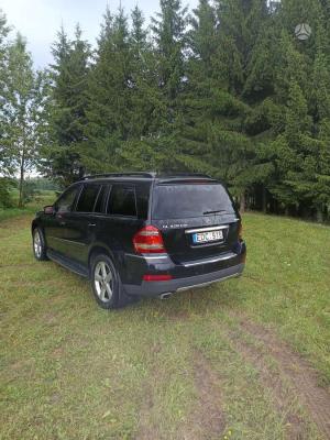 Black Mercedes-Benz gl-420 2007 in Raseiniai, with an engine capacity of 4.00 L and mileage of 244 thousand km for 6700 €, photo 5 on AUTOMOTO.COM.LV