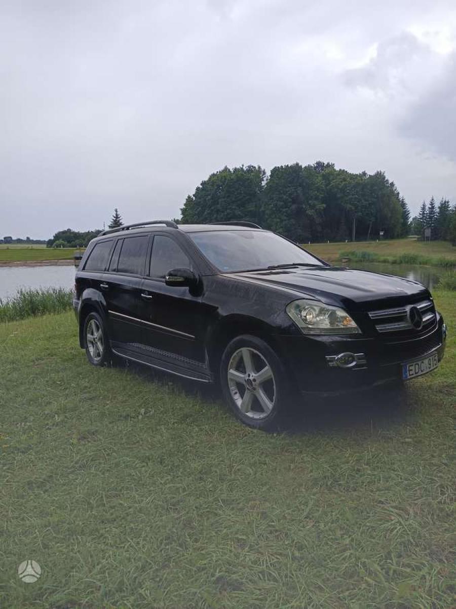 Black Mercedes-Benz gl-420 2007 in Raseiniai, with an engine capacity of 4.00 L and mileage of 244 thousand km for 6700 €, photo 6 on AUTOMOTO.COM.LV