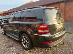 Melns Mercedes-Benz gl-420 2007 Daugavpils, ar dzinēja tilpumu 4.00 L un nobraukumu 300 tūkst. km par 7300 €, foto 3 vietnē AUTOMOTO.COM.LV