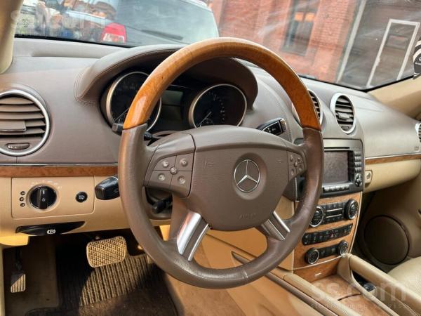 Черный Мерседес ГЛ 420 2007 в Даугавпилс, объемом двигателя 4.00 л и пробегом 300 тыс. км за 7300 €, фото 9 на AUTOMOTO.COM.LV