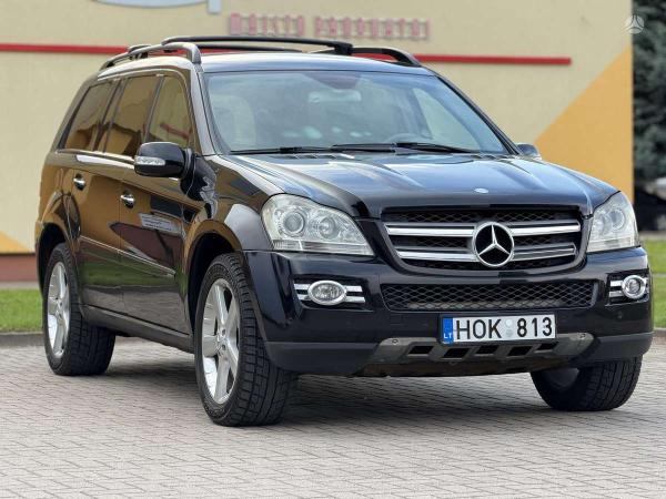 Black Mercedes-Benz gl-420 2007 in Kaisiadorys, with an engine capacity of 4.00 L and mileage of 330 thousand km for 6400 €, photo 4 on AUTOMOTO.COM.LV