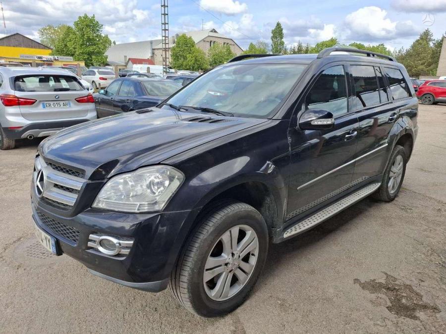 Черный Мерседес ГЛ 420 2007 в Таураге, объемом двигателя 4.00 л и пробегом 322 тыс. км за 5700 €, фото 1 на AUTOMOTO.COM.LV