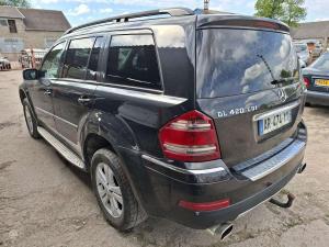 Черный Мерседес ГЛ 420 2007 в Таураге, объемом двигателя 4.00 л и пробегом 322 тыс. км за 5700 €, фото 3 на AUTOMOTO.COM.LV