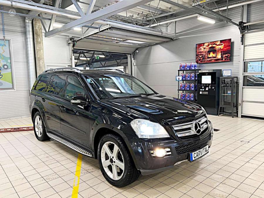 Black Mercedes-Benz gl-420 2008 in Vilnius, with an engine capacity of 4.00 L and mileage of 323 thousand km for 5900 €, photo 1 on AUTOMOTO.COM.LV