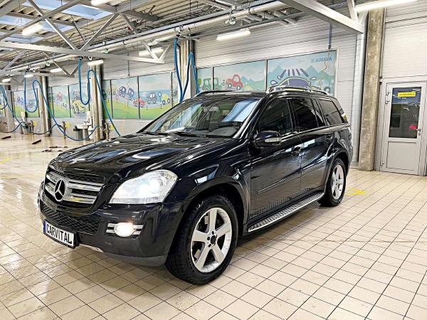 Black Mercedes-Benz gl-420 2008 in Vilnius, with an engine capacity of 4.00 L and mileage of 323 thousand km for 5900 €, photo 4 on AUTOMOTO.COM.LV